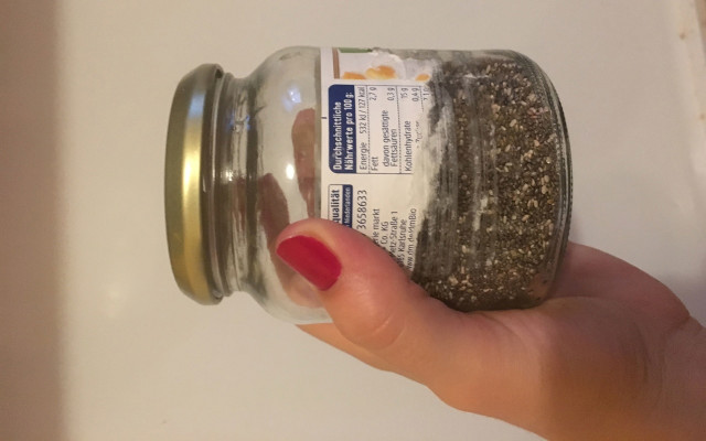 How to Get Stickers Off Glass and Remove Residue - Utopia